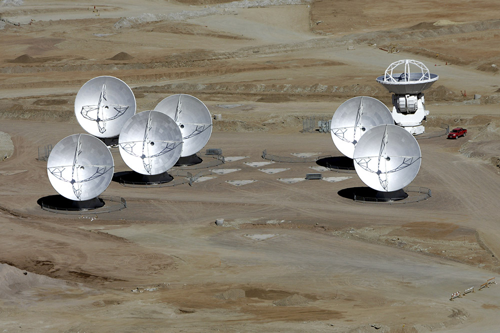 Aerial image of the antennas in the Chajnantor plateau | ALMA Aerial image of the antennas in the Chajnantor plateau | ALMA